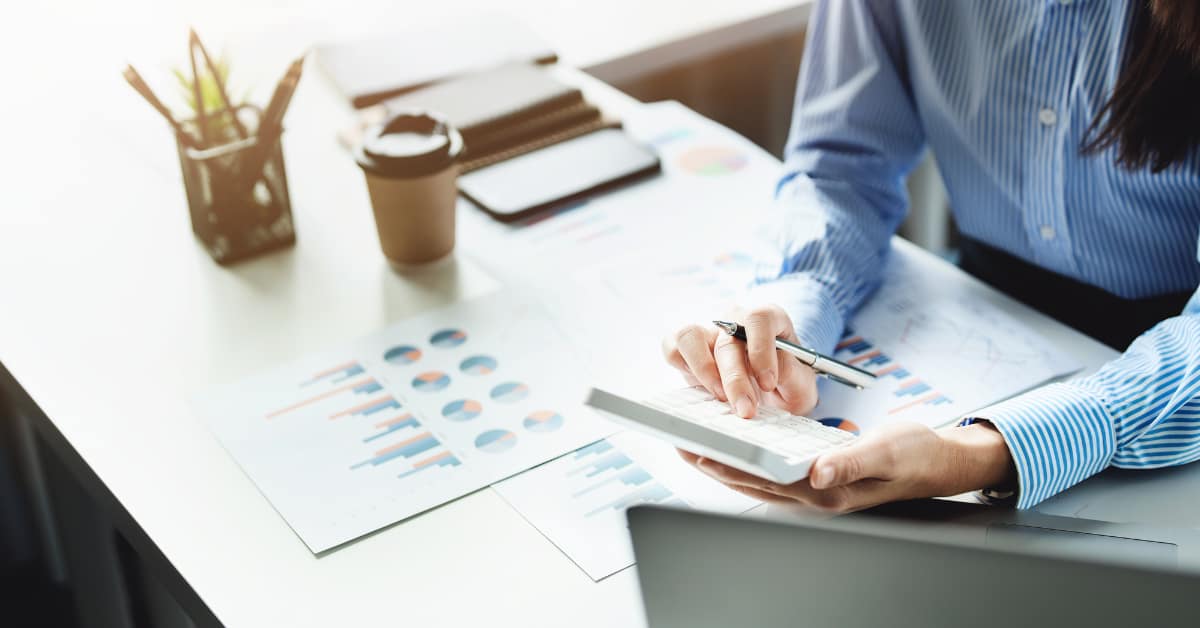 How HR Can Help Employees During Tax Season (Legally)